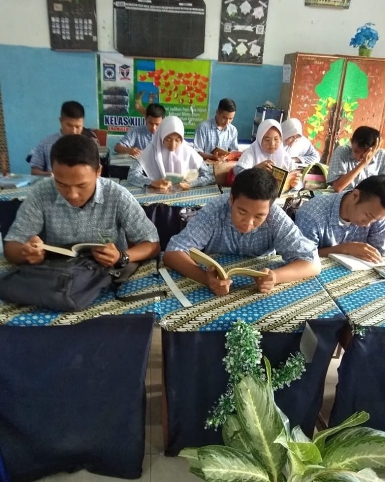 Program Gerakan Literasi Sekolah (GLS) - SMA Negeri 1 Sungai Penuh